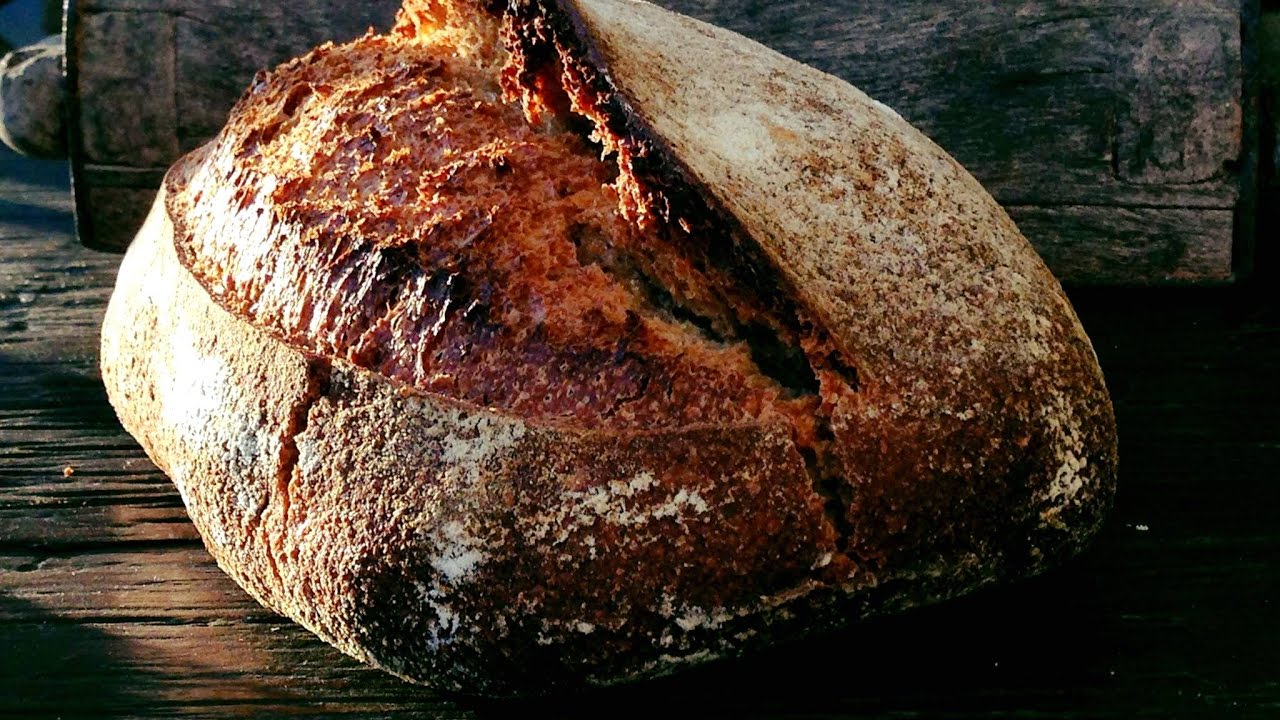O nascimento de um pão rústico - YouTube