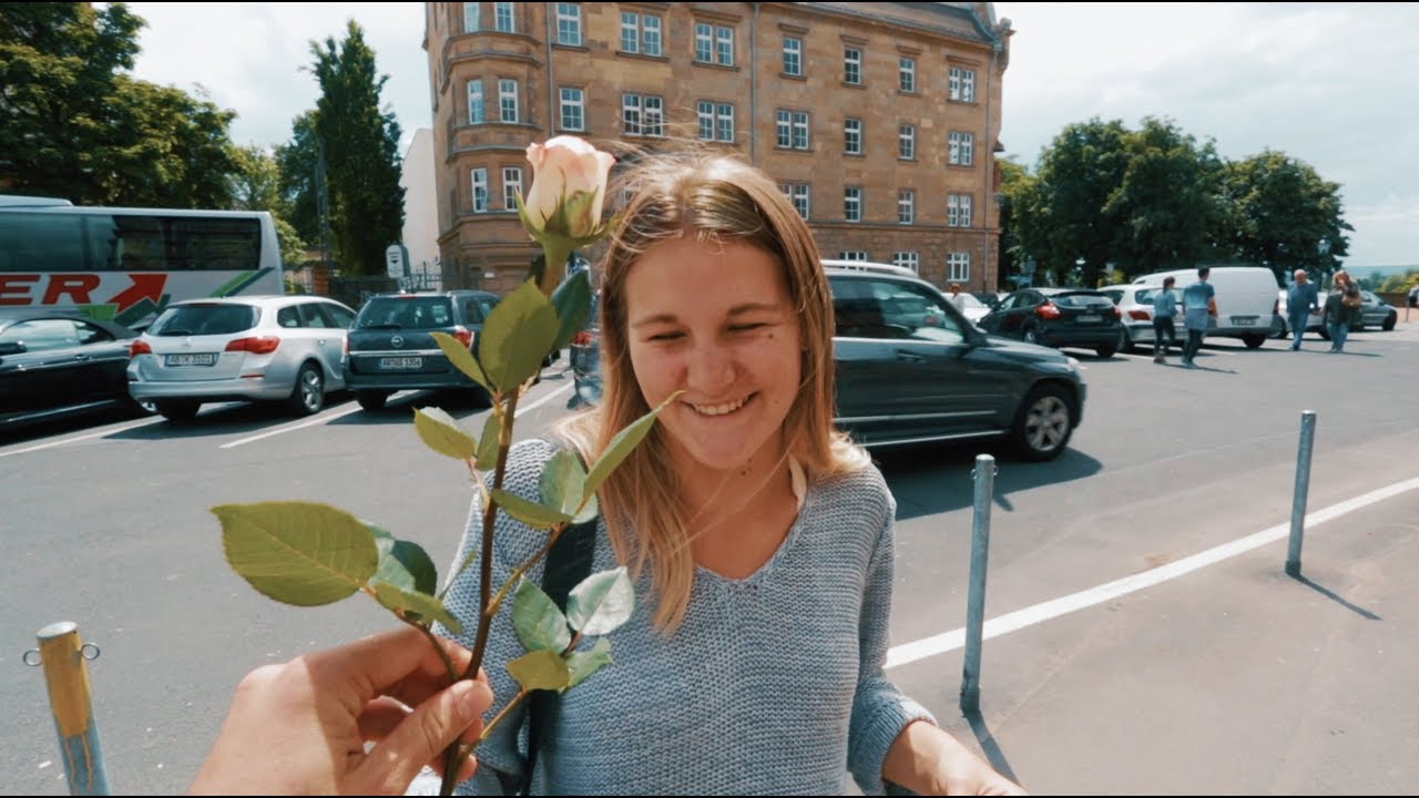 FELL FOR THE ROSE SCAM // TRAVEL VLOG #1 - YouTube