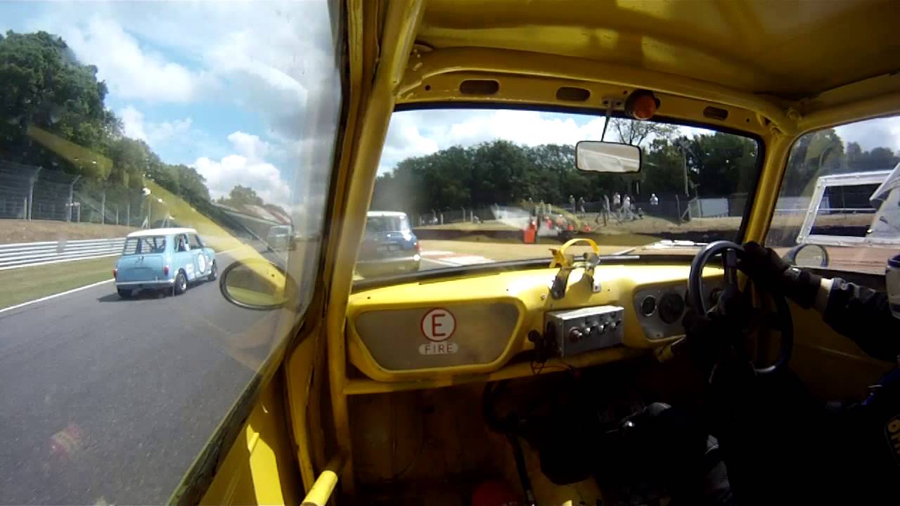 Bob Bullen close call at Brands Hatch - YouTube