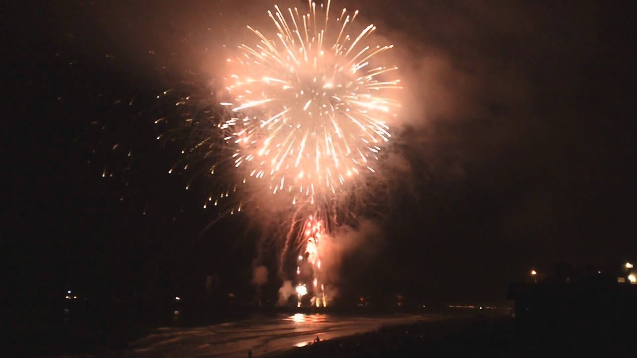 Big Bay Boom- Fireworks- July 4 2011 - YouTube