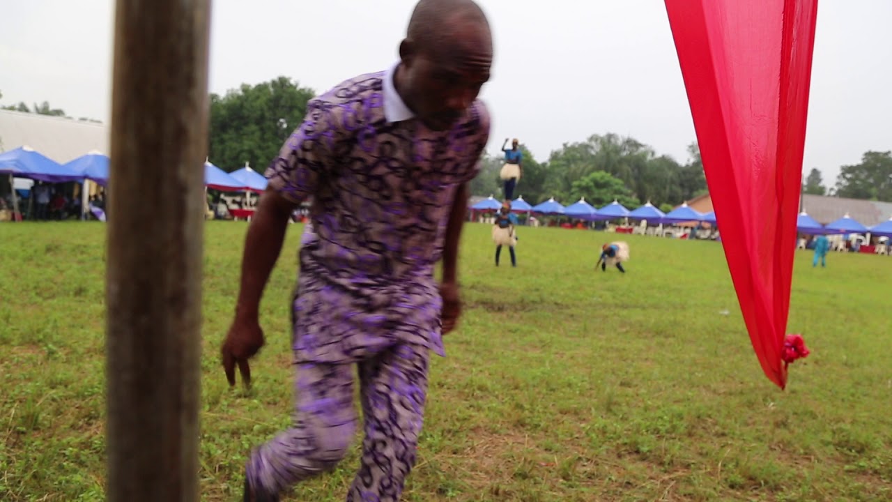 Young ACROBATIC IGBO dancers from Orlu in Imo state - YouTube