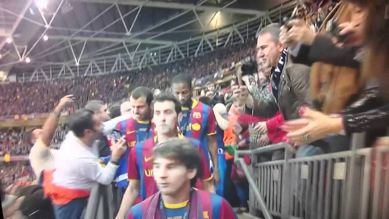 Watch Lionel Messi Lifting the Champions League Trophy [HD] - YouTube