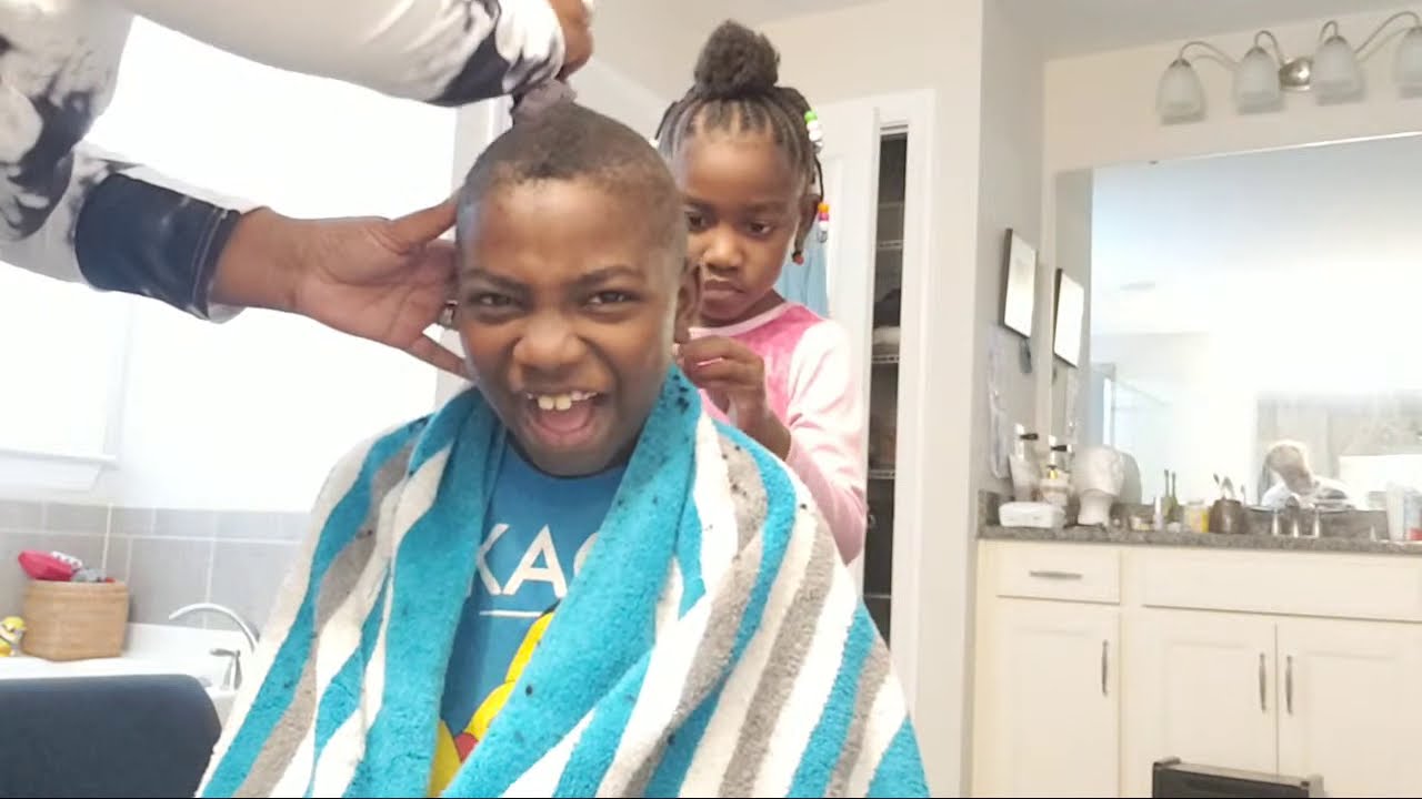 How to do a Fade Haircut at Home| Fade & Shape up for Beginners - YouTube