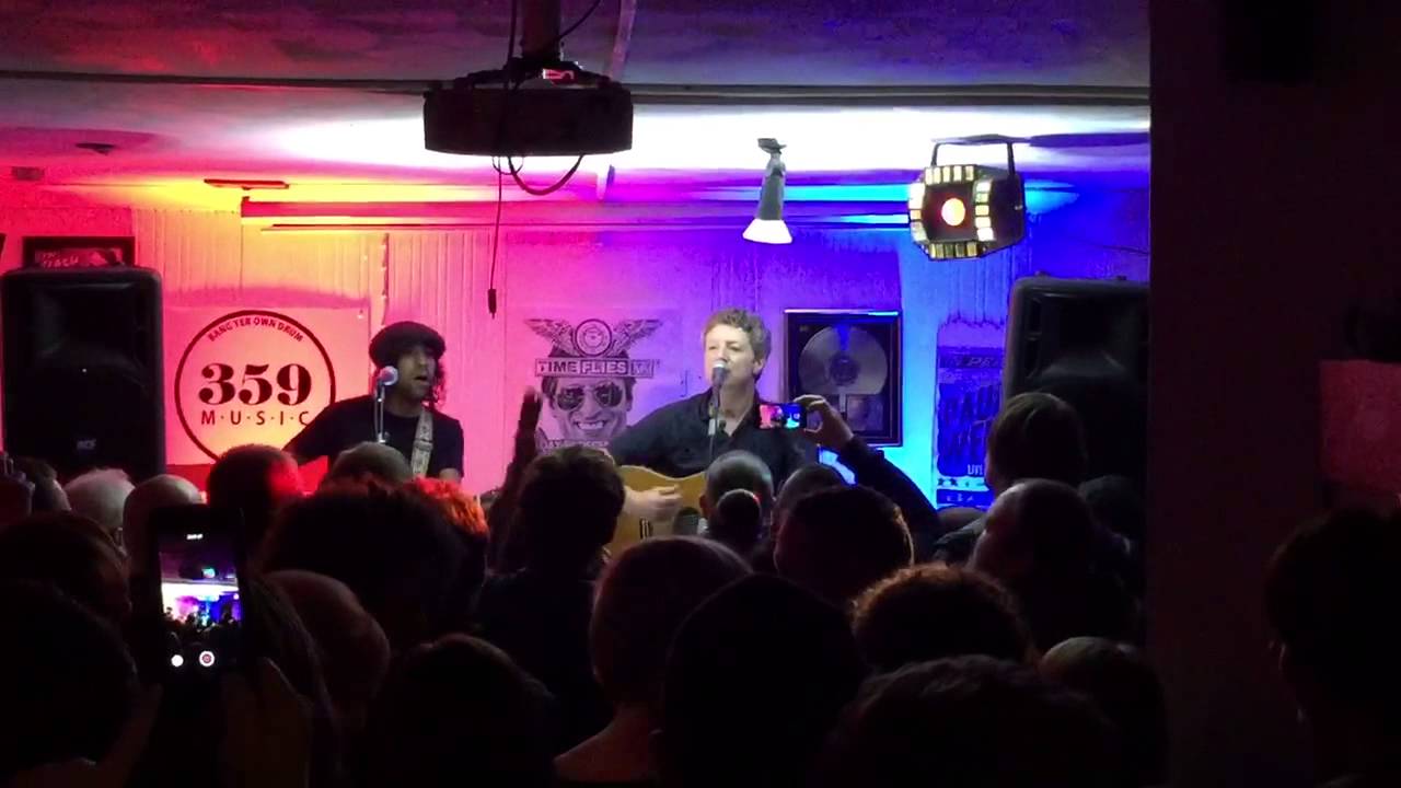 John Power - Sandstorm @ The Mountain Ash Inn - YouTube