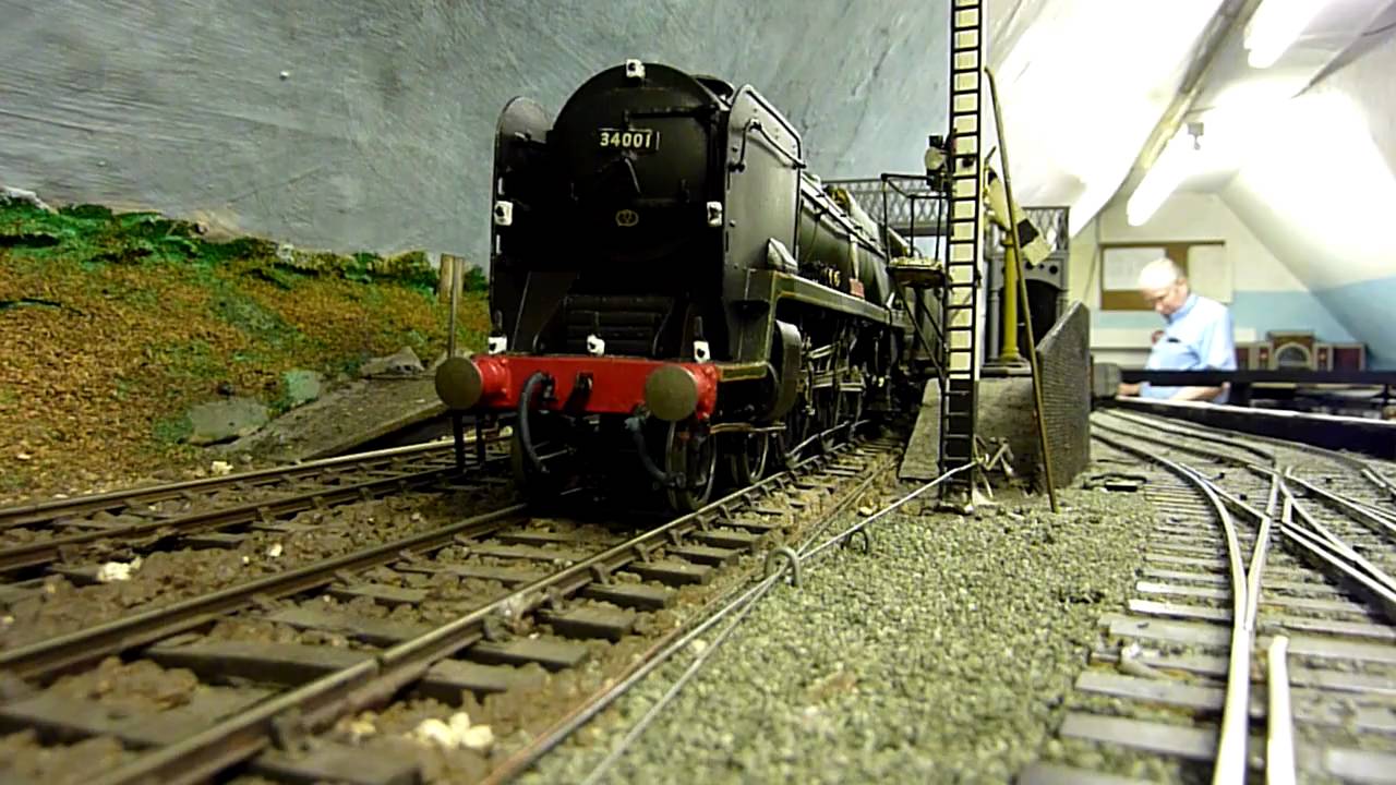 O Guage West Country Bulleid with a Parcels Train. - YouTube