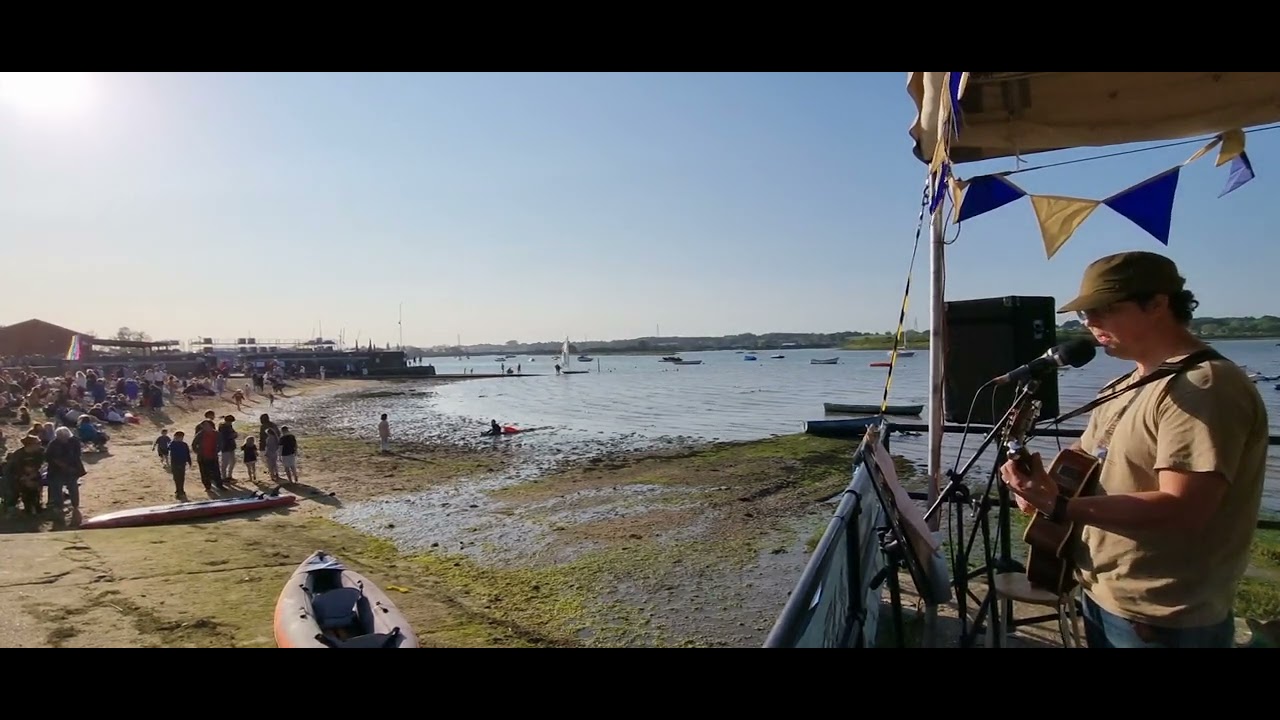 2023-05-27 Manningtree Mermaid Beach Picnic - Comfy Silence - YouTube