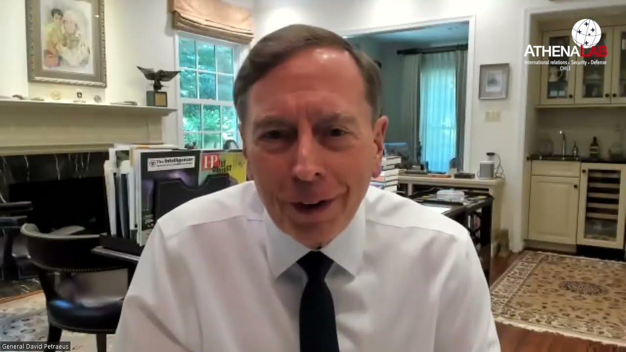 AthenaLab | Entrevista con David Petraeus - YouTube