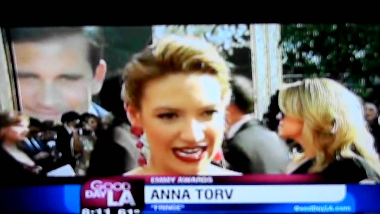 Anna Torv 2011 Emmys Red Carpet (Snippet) Interview - YouTube