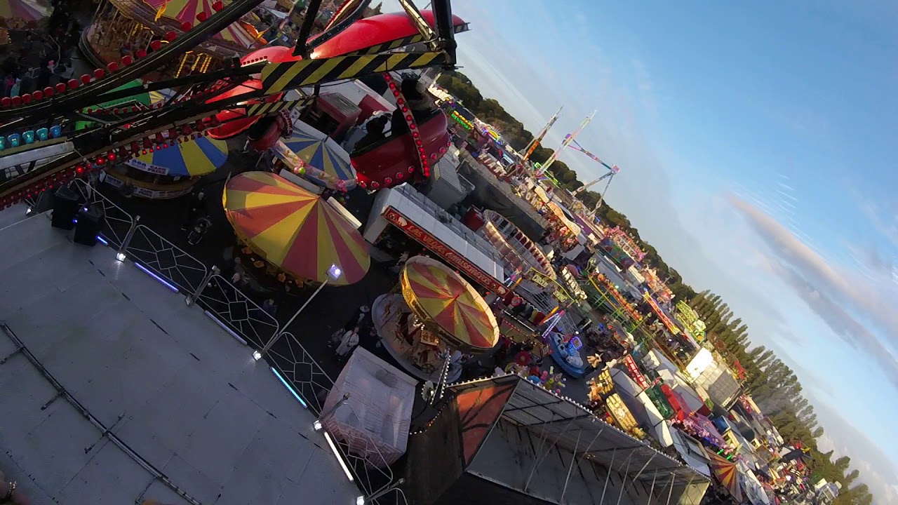 Richard Smith twister paratroopers on ride hull fair 2018 - YouTube