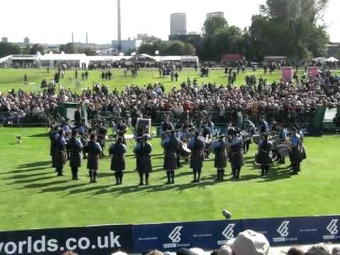 Australian Highlanders Pipe Band, Medley, The Worlds 2009. - YouTube