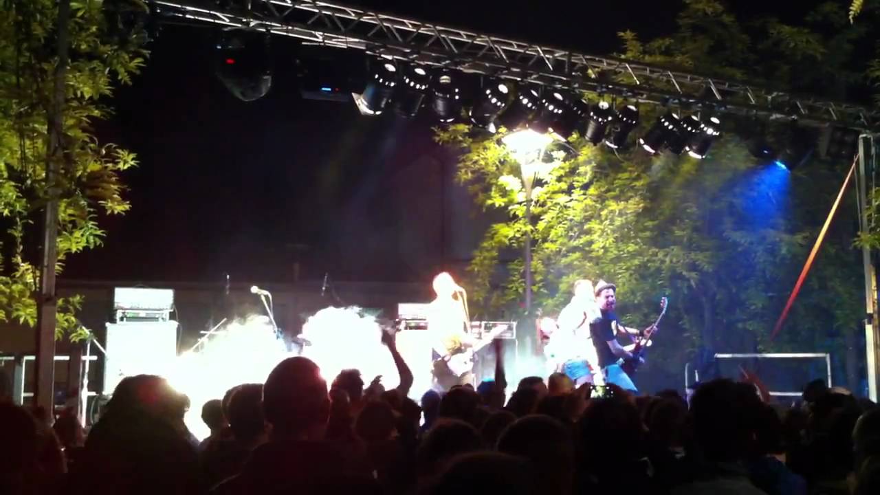 Rumatera-Lady Poison Cassago Sitis Laif Tosi De Campagna Live - YouTube