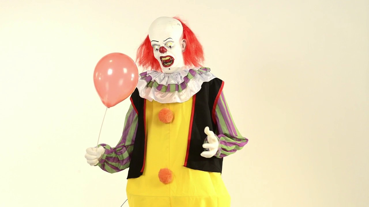 M37763 Life-Size Animated Pennywise - YouTube