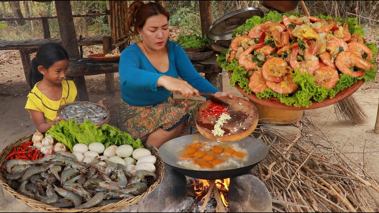 Mommy cooking duck egg with shrimp recipe- Fried duck egg mixed shrimp ...