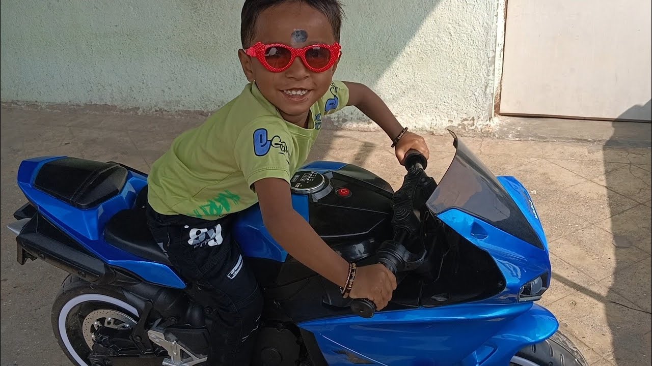 আরমানের নতুন মোটর সাইকেল | New Motorcycle With Arman | Arman playing ...