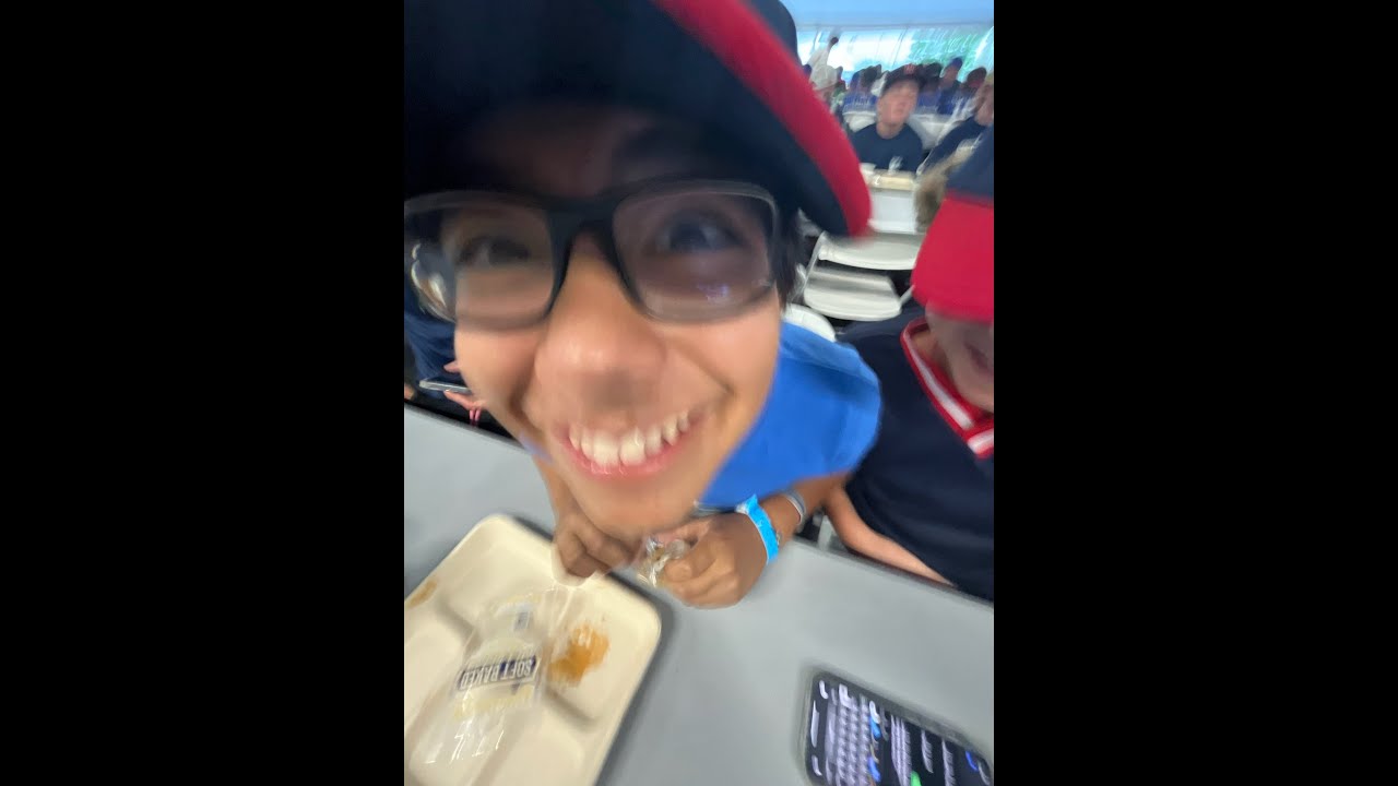 FLO BROS STREAM PLAYING FORTNITE - YouTube