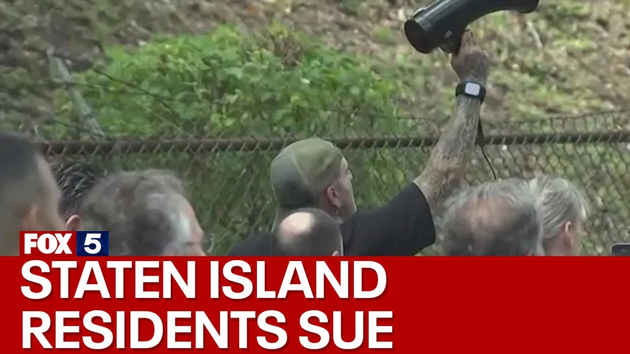 Staten Island sues to block migrant shelter - YouTube