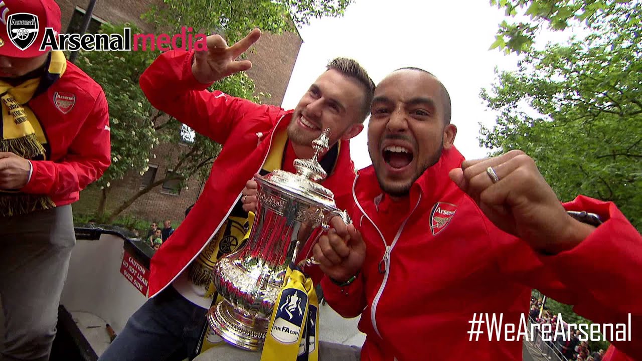FA Cup parade: Arsenal on the bus - YouTube