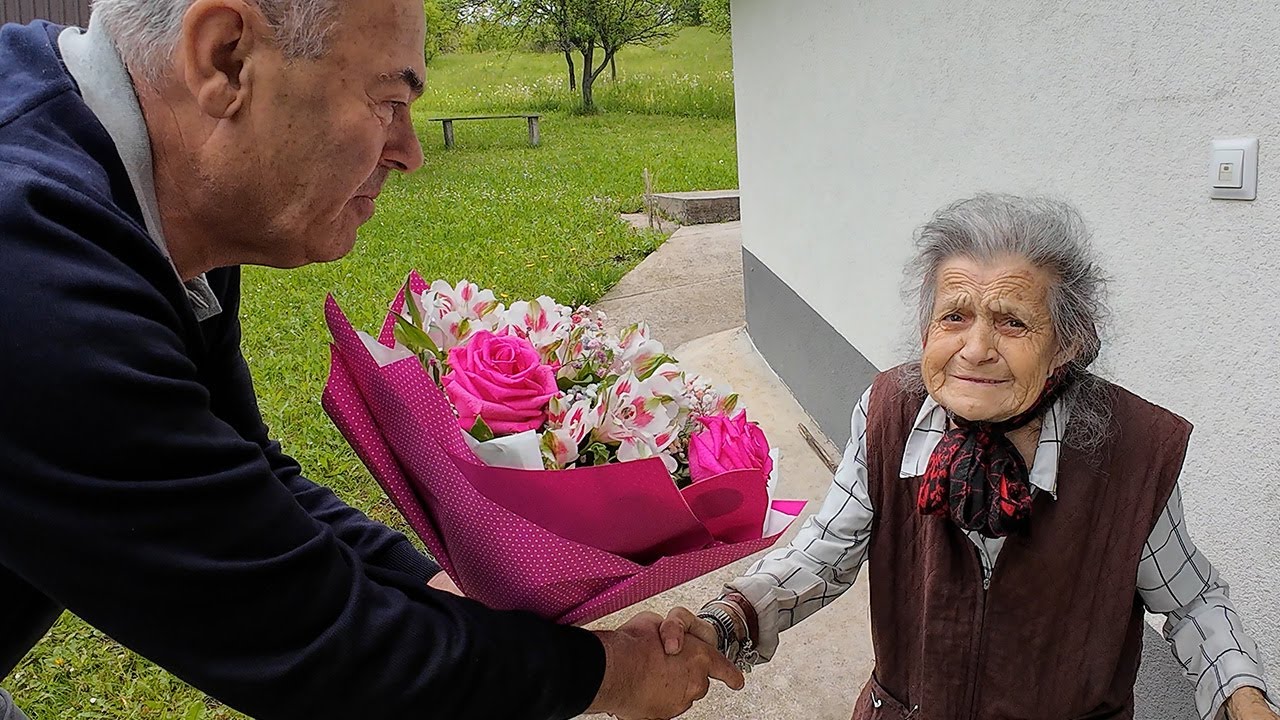 Baki Mari čestitali smo 85 rođendan - YouTube