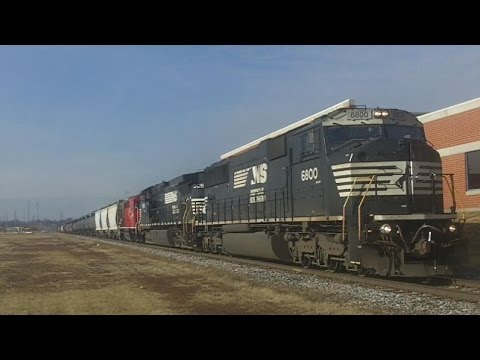 NS 6800- SD60M w/ CP Geep, Davenport, IA - YouTube