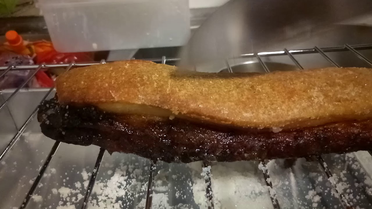 Panggang Babi Garing/ Crispy Pork Belly / Siu Yuk / Sio Bak Luli - YouTube