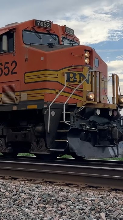 BNSF H2 Gevo leads very fast BNSF Grain Train!! #bnsf #bnsftrains #train #bnsfrailway - YouTube