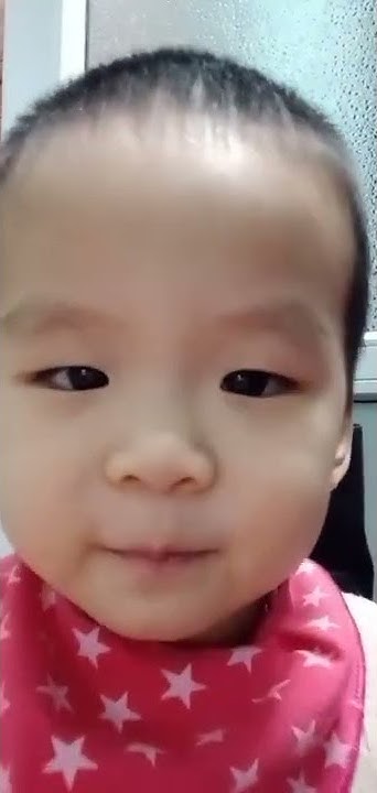 Em Heo đọc thơ - YouTube