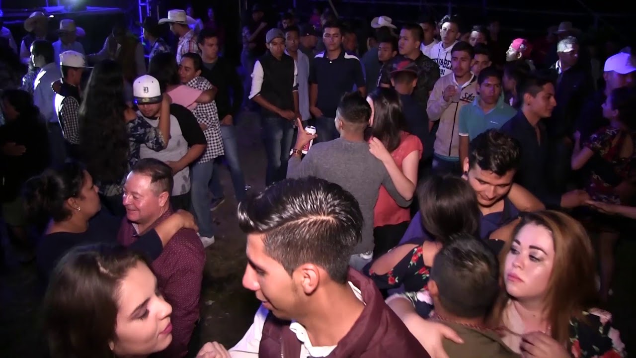 Banda traicionera en la Boda de José Cruz y Laura Saray Parte 1 - YouTube