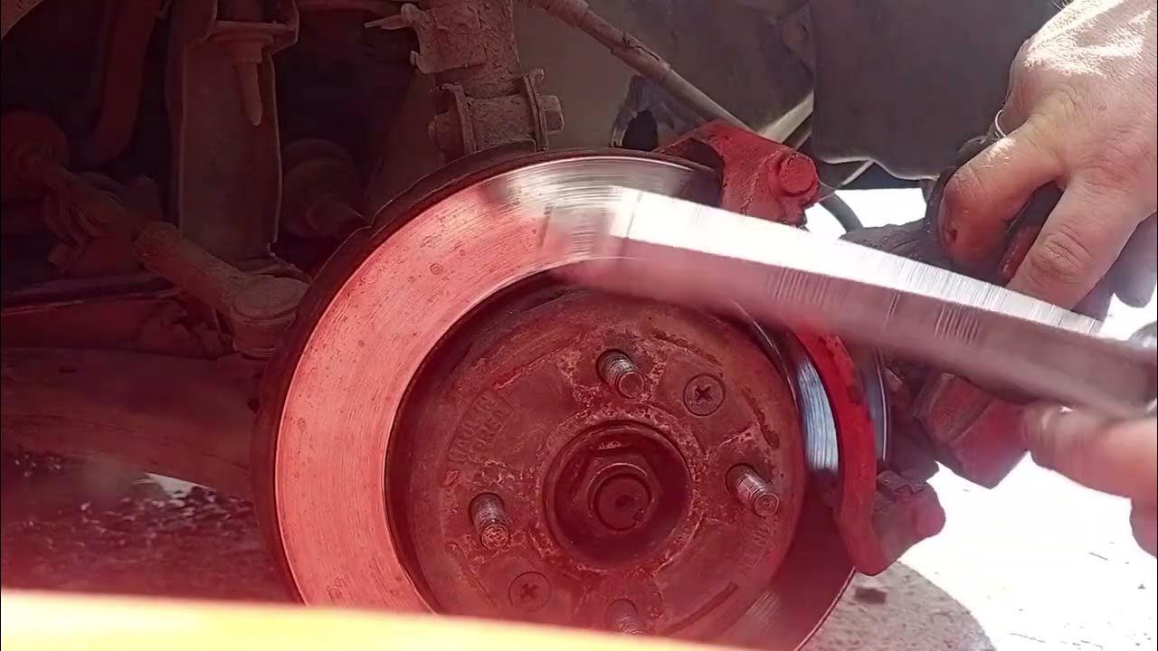 как вдавить тормозной цилиндр на суппорте в гаражных условиях - YouTube