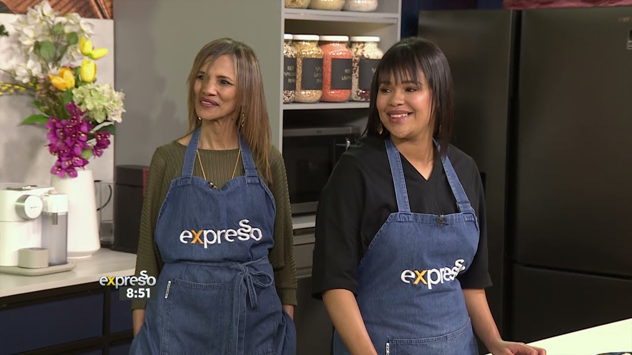 Recipe: Chicken Mushroom Steaklets, Mash & Peas (SIMPLY CHICKEN) - YouTube