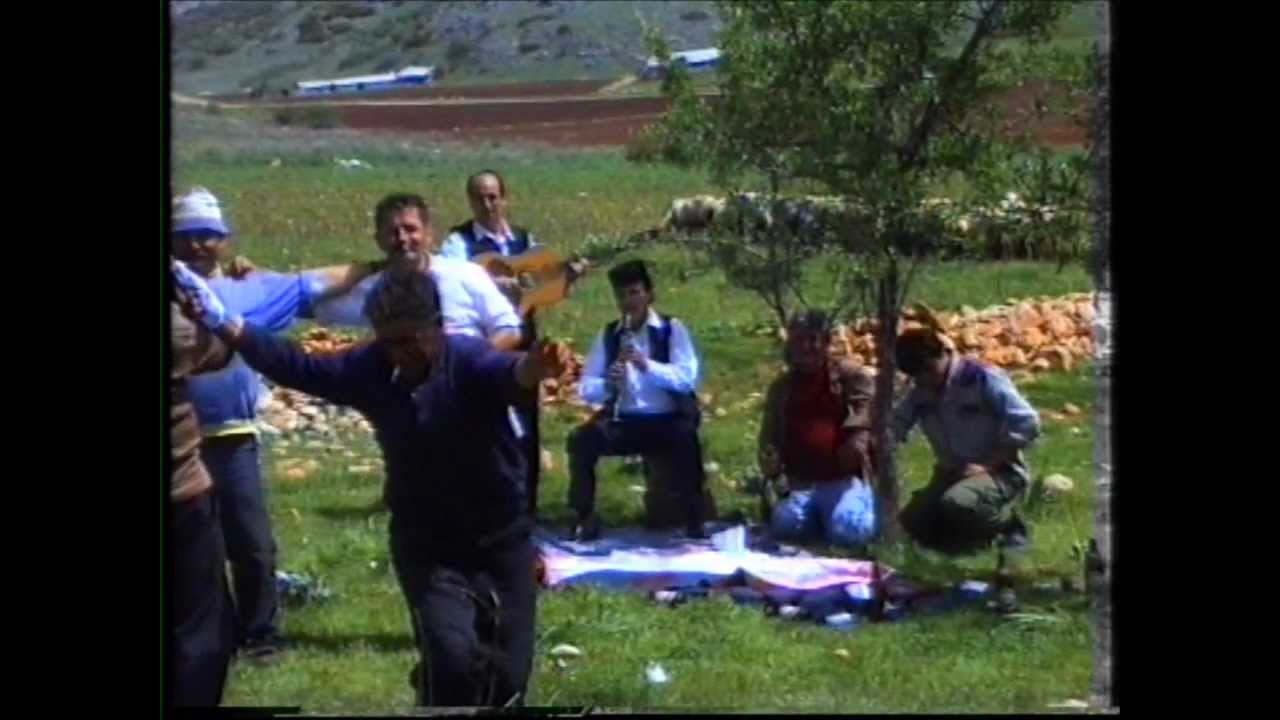 ΧΟΡΟΣ ΣΤΗ ΣΤΑΝΗ ΤΟΥ ΚΑΠΟΥΛΑ-Σ.ΣΓΟΥΡΟΣ-Κ.ΑΚΡΙΒΟΣ - YouTube