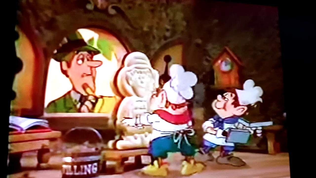 One second of every keebler ad - YouTube