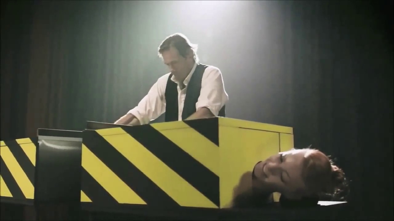 sawing a woman in half - YouTube