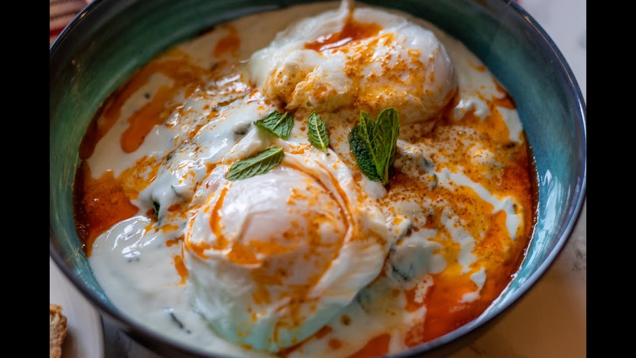 Cilbir - Turkish Poached Eggs With Yogurt - YouTube