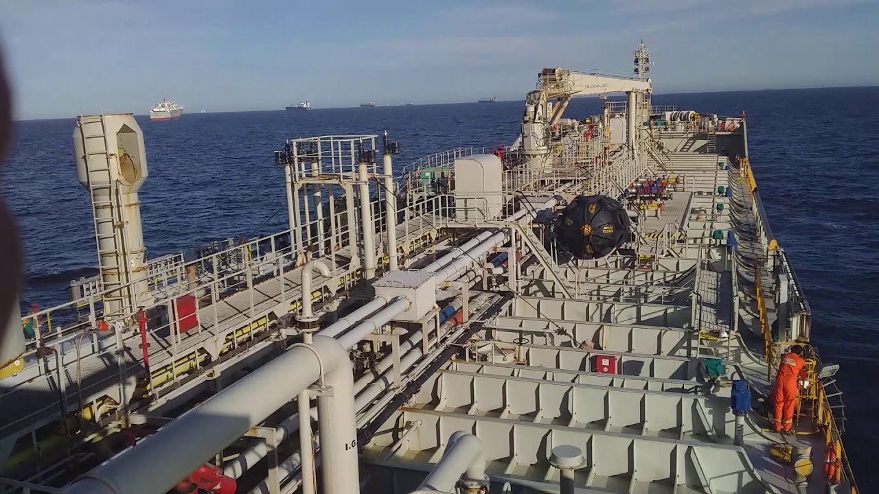 Barco petrolero: PUNTA MEDANOS... En navegacion,destino-comodoro ...