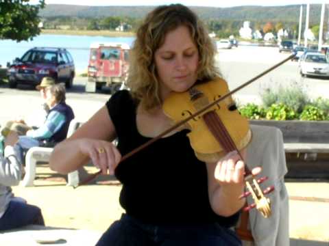 Jamie's Carvings - Nova Scotia Fiddles - Purple Heart Fiddle - YouTube