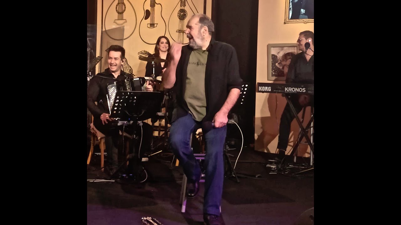 Θέμης Ανδρεάδης - Το πιτσιρικάκι - στην εκπομπή ''η Αυλή των Χρωμάτων ...