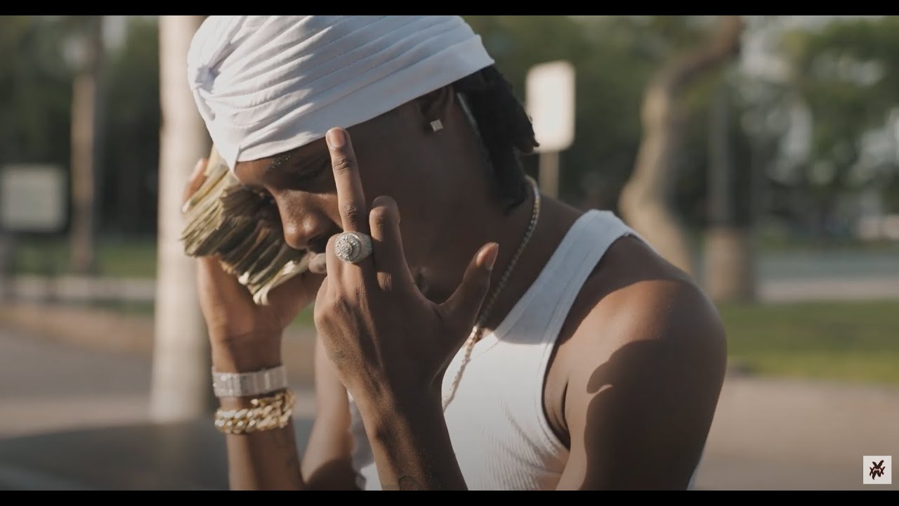 Soldier Kidd - Uh Uh (Official Music Video) - YouTube