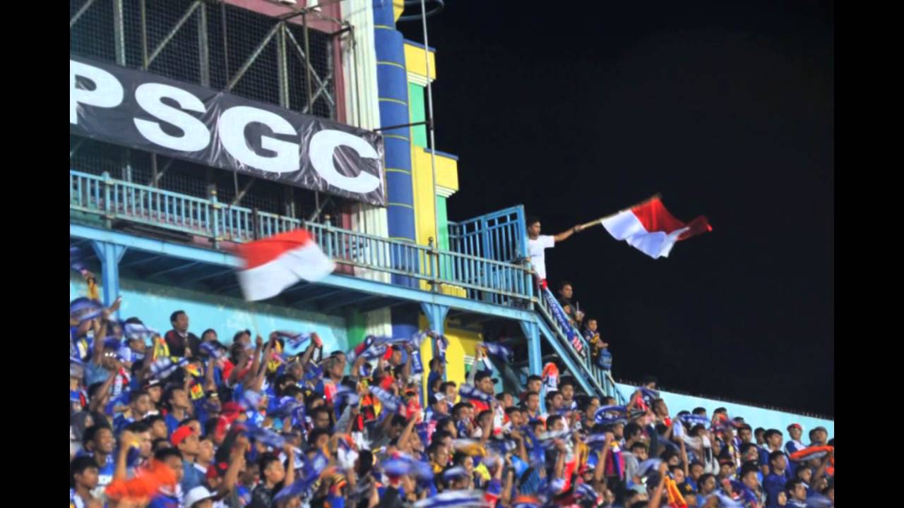 AREMANIA -the best supporters#std.kanjuruhan malang-indonesia - YouTube