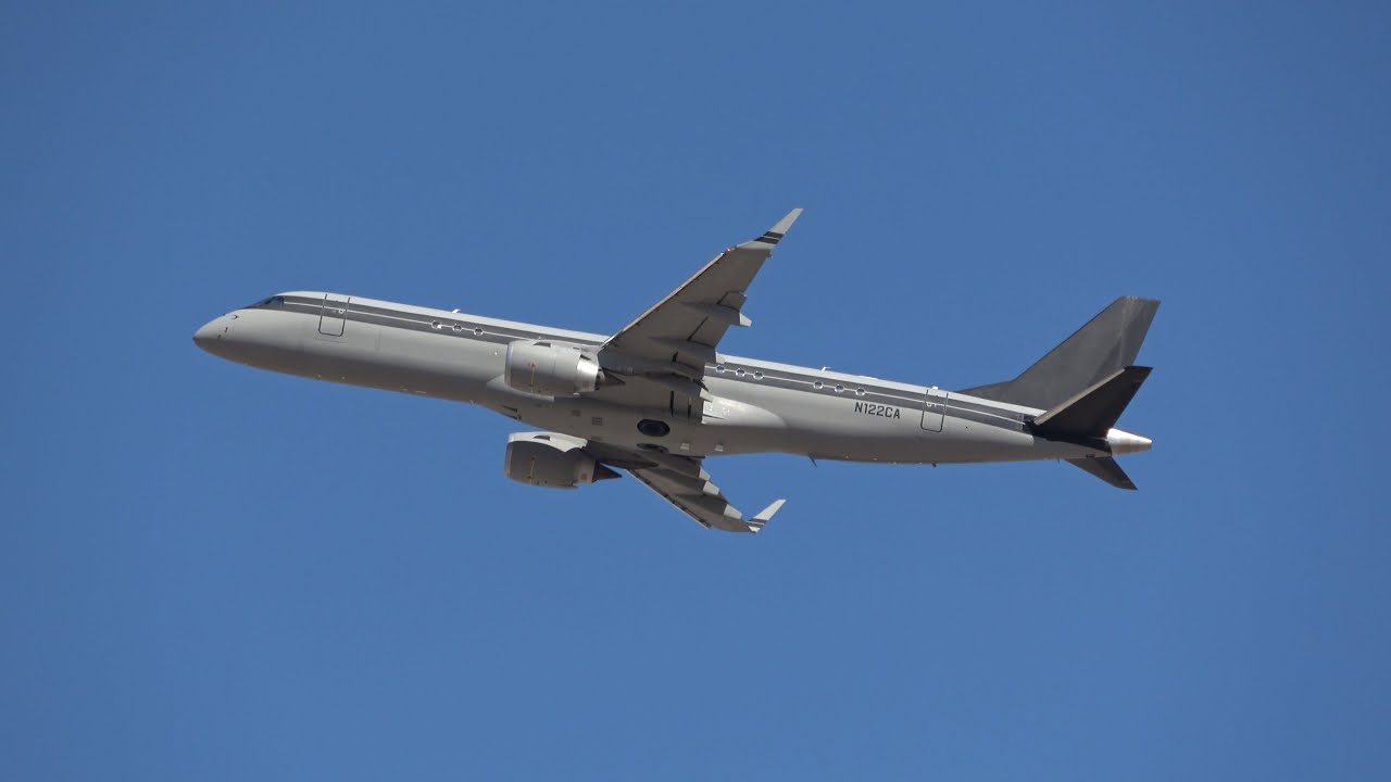 James Perse Embraer Lineage 1000(N122CA) departing Las Vegas! - YouTube