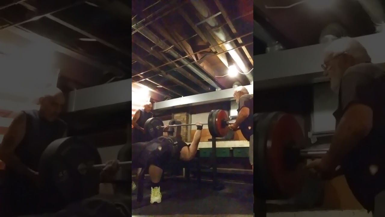 500lb Static Bench press hold - YouTube