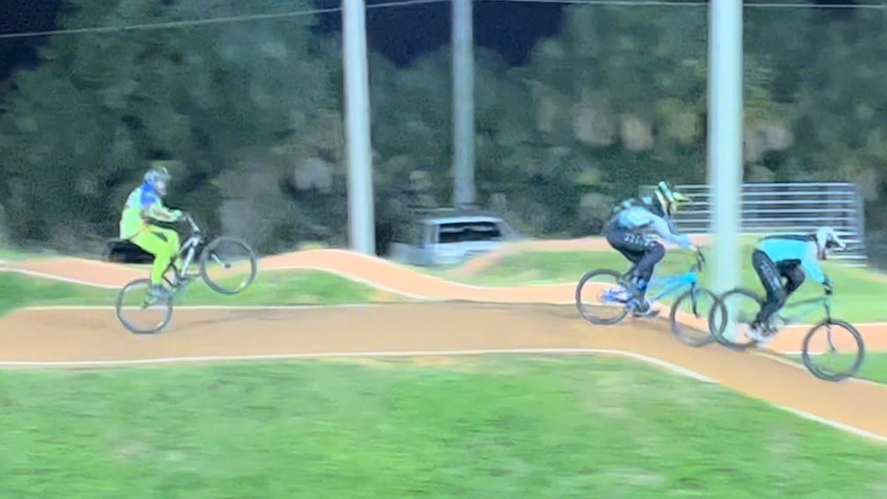 Saturday night race - YouTube Saturday night race - YouTube