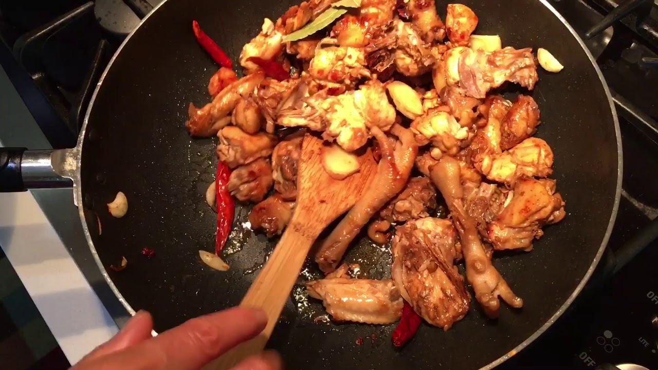 新疆美食大盘鸡 China Xinjiang Traditional Dish - 'DaPanJi ' Saute Spicy ...