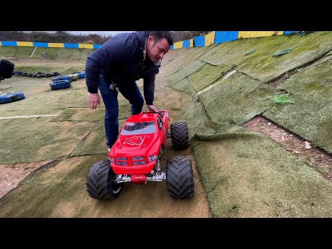 Racing the World's Biggest RC Car - YouTube