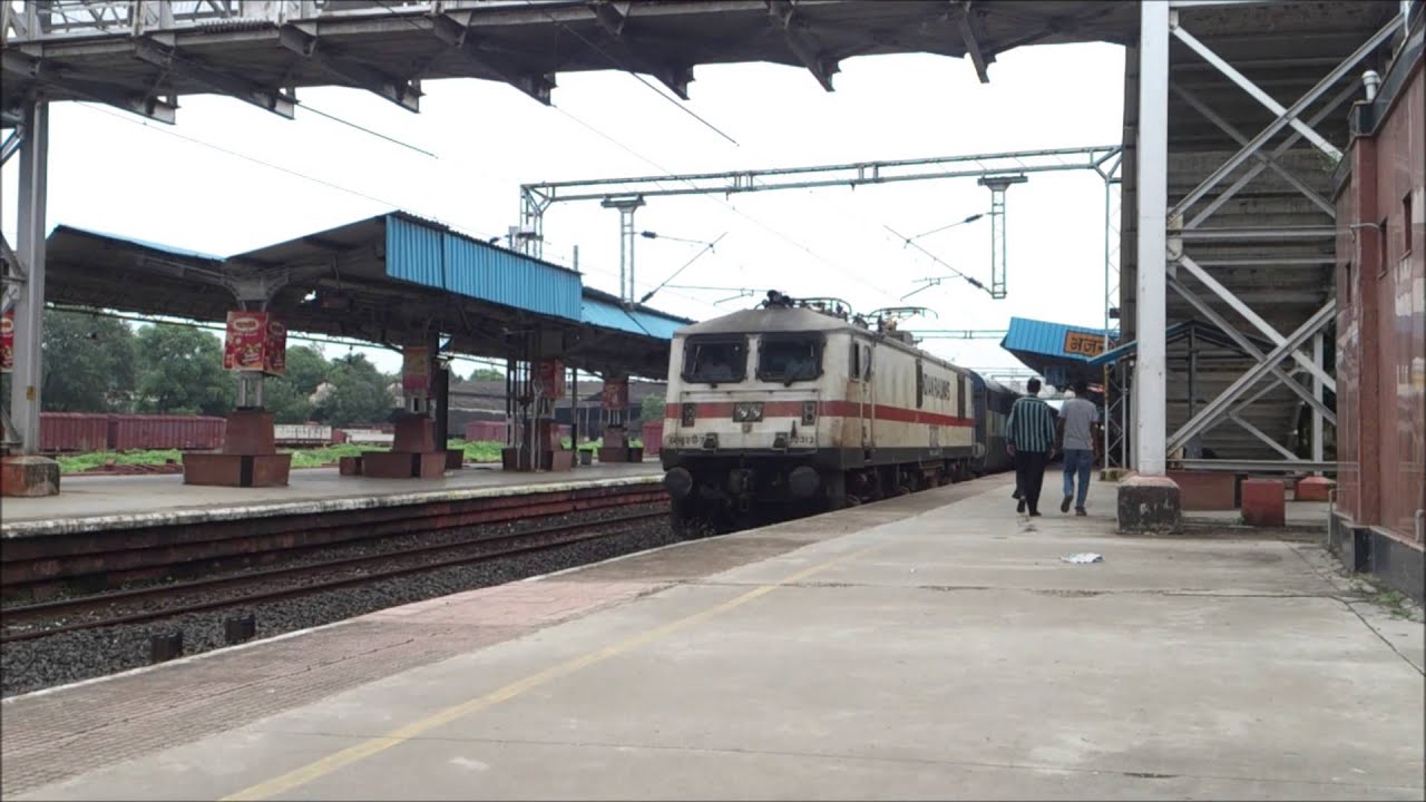 ANDHRA PRADESH EXPRESS SKIPS AJNI WITH LALLAGUDA WAP 7 - YouTube