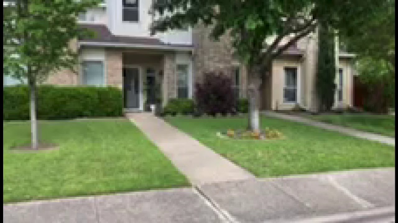 Urban Living At It’s Best at this East Dallas Townhouse - YouTube