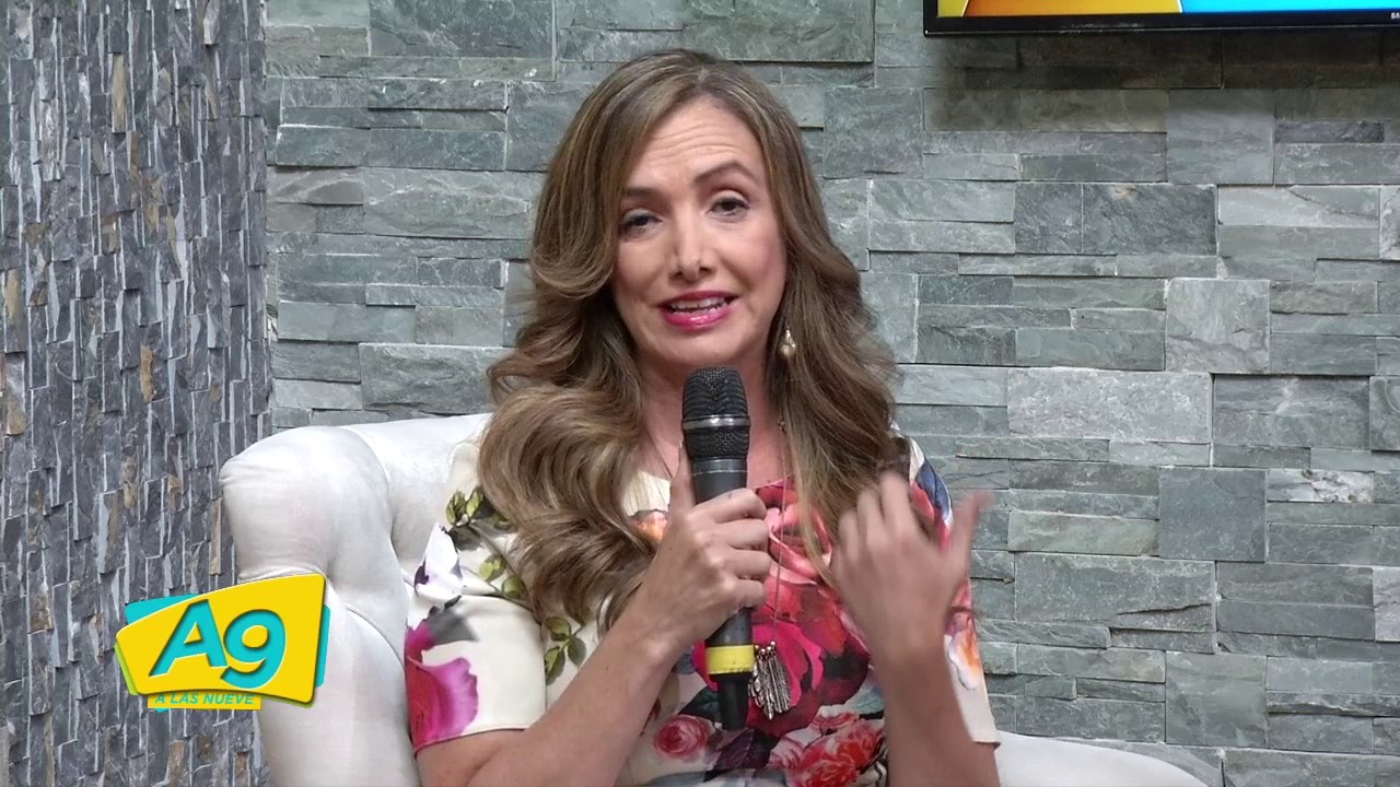 EN A LAS 9 LIVIA ARIAS - YouTube