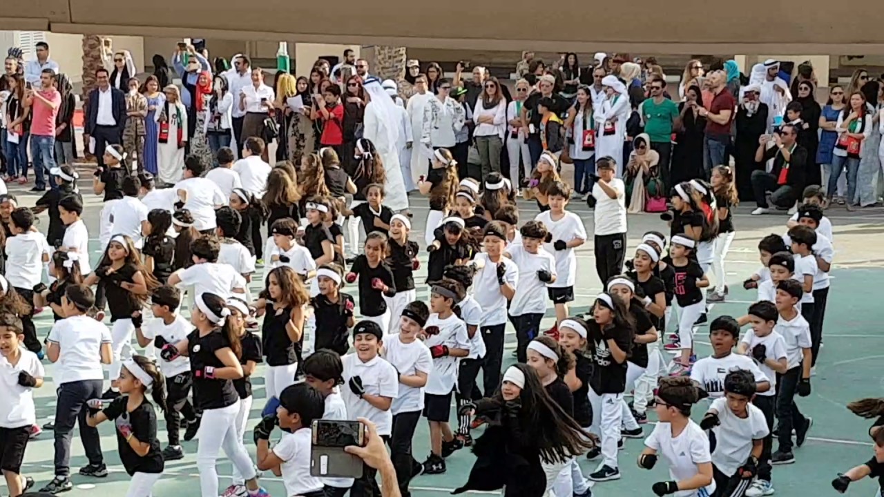 Al mawakeb school 45 UAE national day 2016/grade 3D . - YouTube