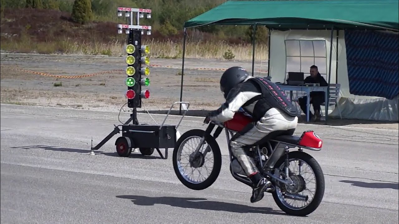 Test and tune, Moped-dragrace 150509 - YouTube