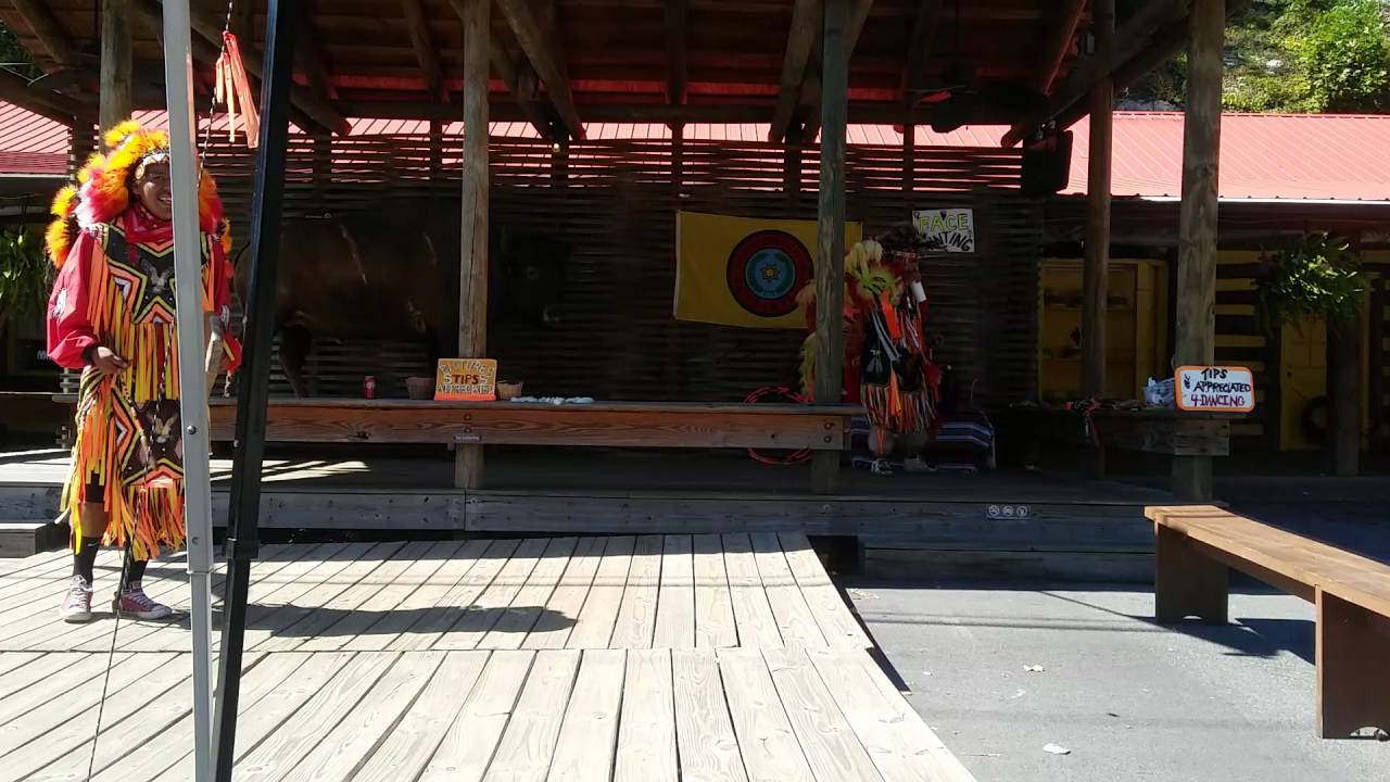 Cherokee feather dance in cherokee, NC - YouTube