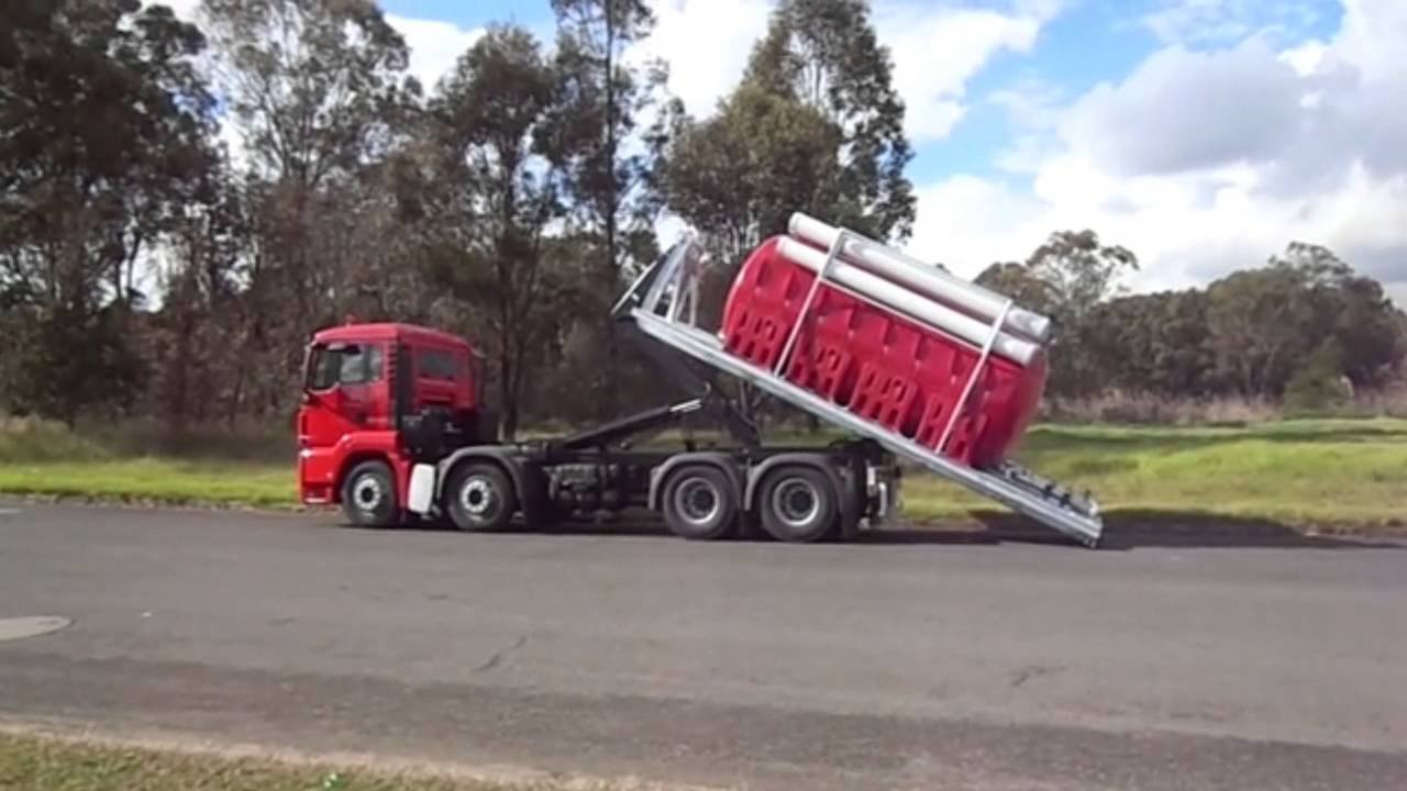 FOAMPOD hook lift truck loading, HDPE 12,000 litre foam pod / liquid ...